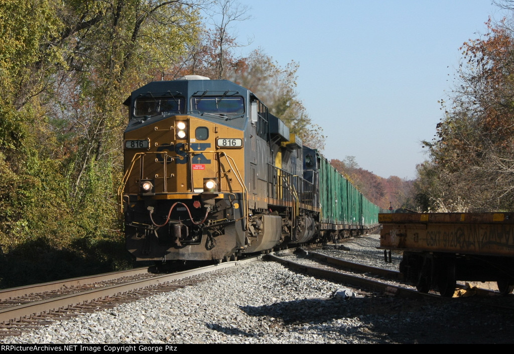CSX train Q703